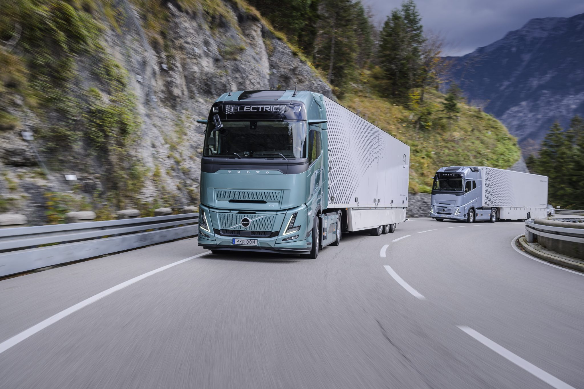 One million connected Volvo trucks on the road | HGV UK.com